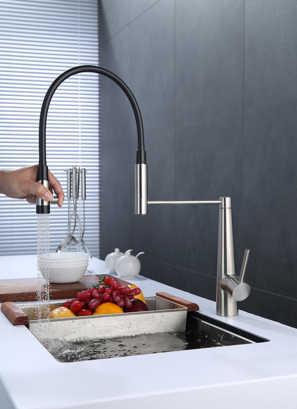 Single Handle Pull-Out Kitchen Faucet with 2 Spouts – Vasca Design